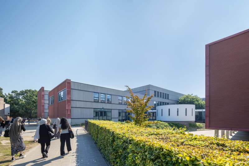 Praktijk en theorie in een nieuwe warme jas; vernieuwbouw… | IVVD